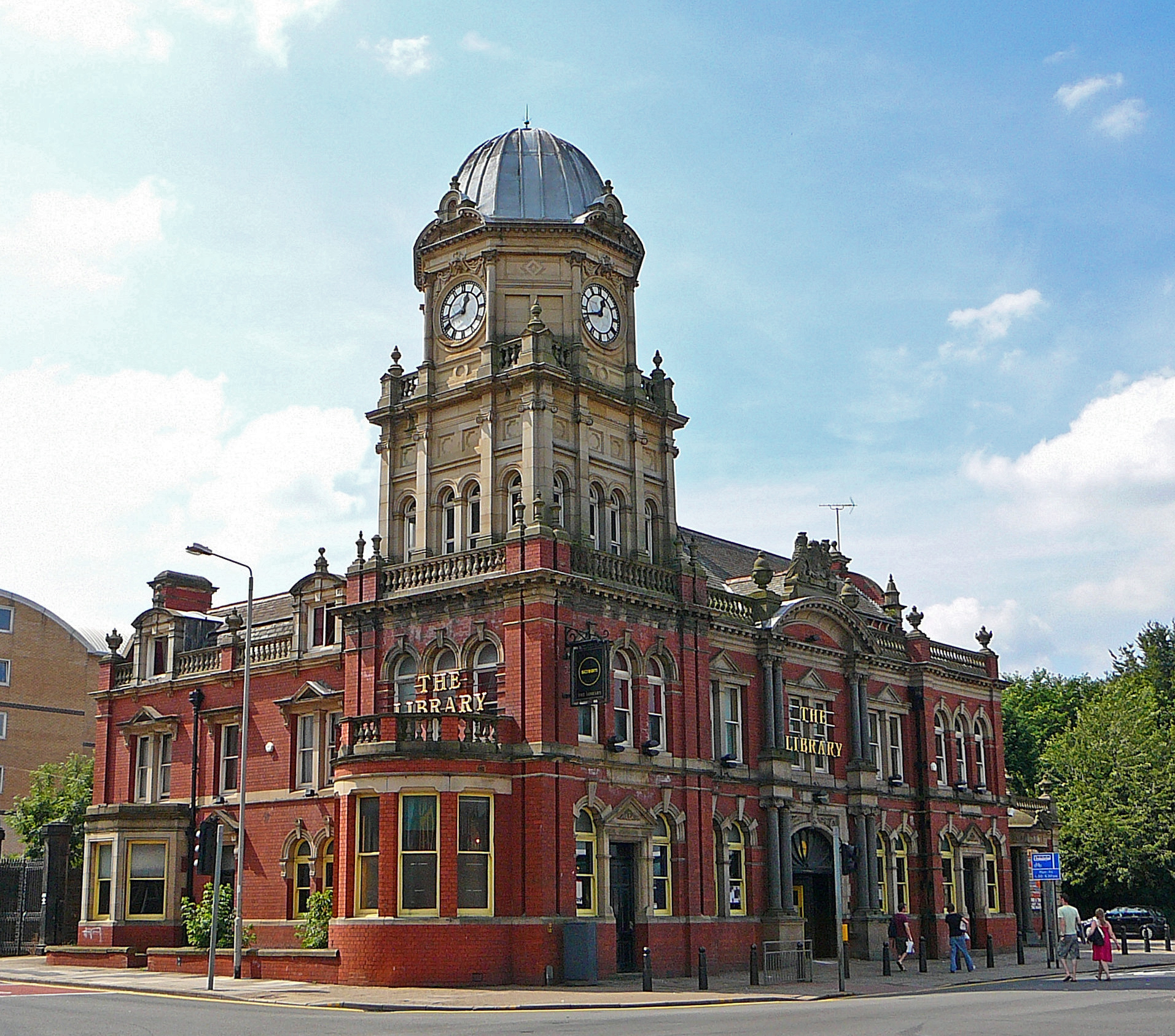 Combined Libray, Police Station And Fire Station Clock - Leeds, UK ...